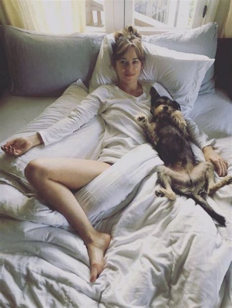 Pin by Ahmed Mahmoud on منشوراتي المحفوظة Dakota johnson style