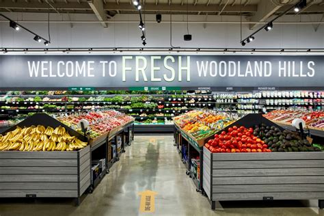 Amazon Differentiates New Fresh Grocery Store With Cashierless And