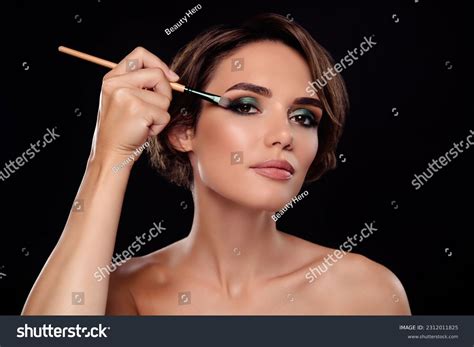 6 143 Naked Pictures Girls Images Stock Photos And Vectors Shutterstock
