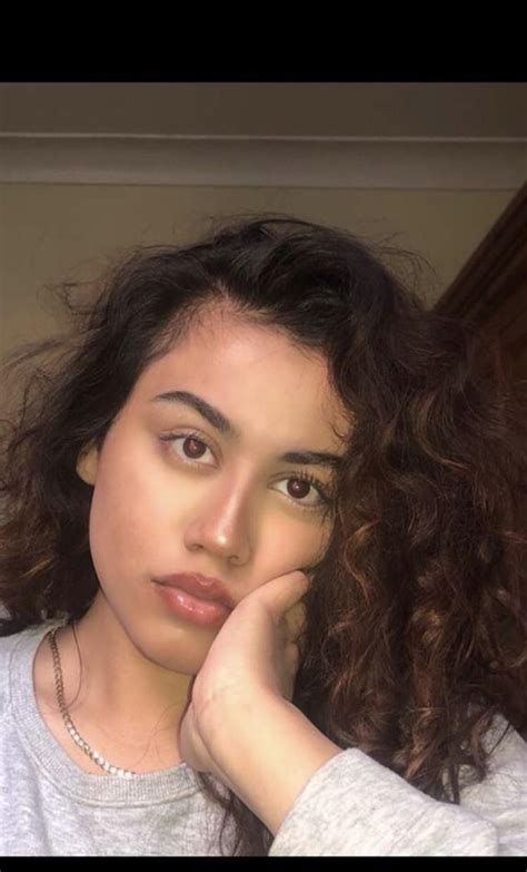 18f I Wish I Could Model But My Face Is 🤮🤣 R Selfie
