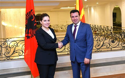 Средба на премиерот Заев со министерката за одбрана на Албанија Џачка Одговорното лидерство и