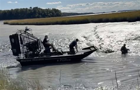 Maine Hunter Rescued After Getting Stuck In Quicksand Like Mud Up To His Waist Abc News