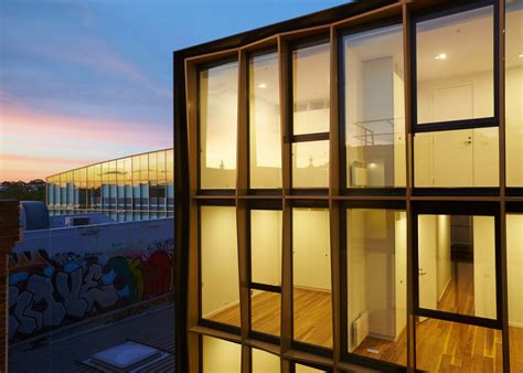 Droo Projectss Apartments In Melbourne With Golden Facades