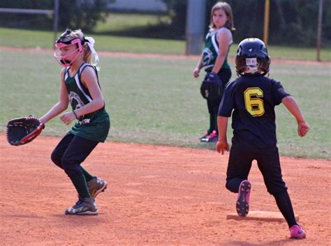 Lil Swarm Watch And Play Softball News Archives