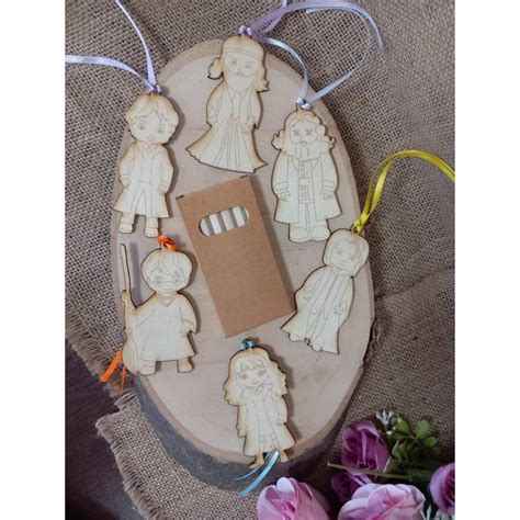 СЕТ ОТ КОЛЕДНИ фигурки ЗА ОЦВЕТЯВАНЕ ХАРИ ПОТЪР ЦВЕТНИ МОЛИВИ