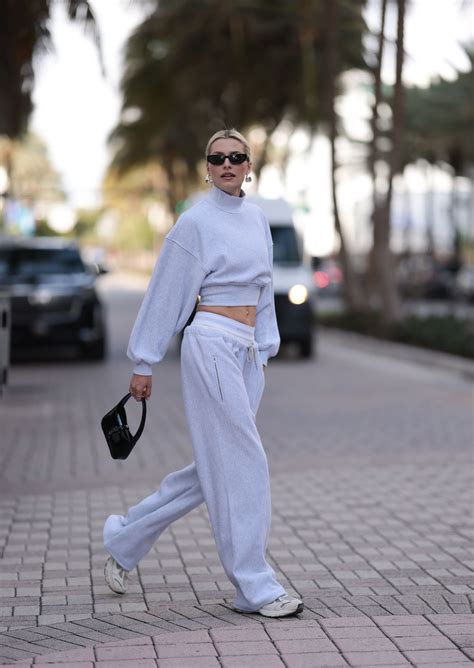 How To Style Sweatpants 10 Ways To Dress Them Up And Down Teen Vogue