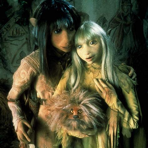 Original Dark Crystal 1982 Review What To Know About Dark Crystal