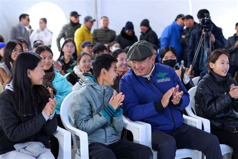 Ерөнхийлөгч У Хүрэлсүх “Бүх нийтээр мод тарих үндэсний өдөр” ийн өдөрлөгт оролцов