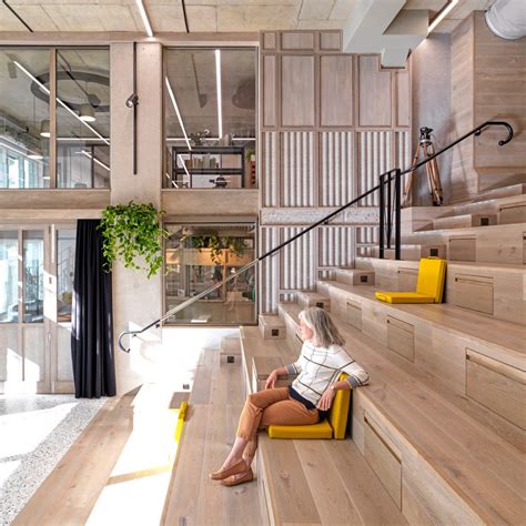 Threefold Architects Updates London Mews House With Monochrome