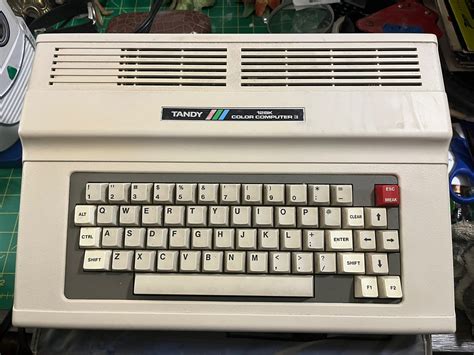 Vintage 1986 Tandy 128k Color Computer 3 Radio Shack 26 3334 Powers Up
