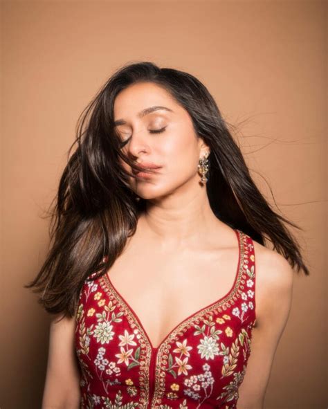 Shraddha Kapoor Hot Photos