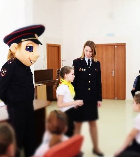 полиция забрала в отдел пятиклассницу из за желто синих цветов 32jemd Внимание