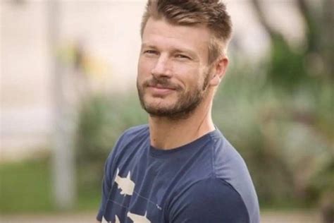 Rodrigo Hilbert Faz Carro De Areia Na Praia Para Os Filhos E Viraliza Na Web Roma News