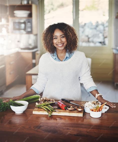 Premium Photo Portrait Of Happy Black Woman Preparing Healthy Food In