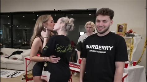 Sky Bri And Xqcs Girl Kiss Youtube