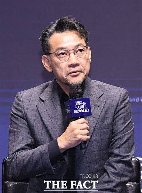 기자 간담회에서 드라마 변론 중인 배우들 Tf사진관 포토 기사 더팩트 기자 간담회에서 드라마 변론 중인 배우들 Tf사진관 포토 기사 더팩트