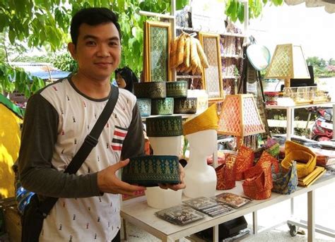 Kerajinan Khas Sambas Diminati Wisatawan —