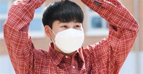 Ten 포토 미스터트롯 김희재 여심 잡았다