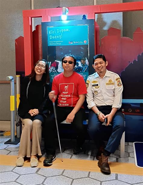 Daeng Malik Soroti Trotoar Besi Yang Menghambat Akses Bagi Penyandang Disabilitas Di Makassar