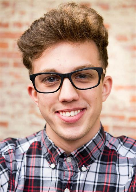 Body Language Tells That Reveal Exactly How A Man Feels About You