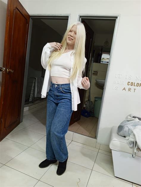 Elifblond Webcam Model Profile Xhamsterlive