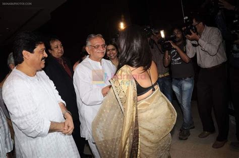 Pin By Kumar Sahb On Vidya Balan Glamour Pics Indian Actress Hot Pics Beautiful Women Videos