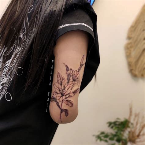 تاتو کاور بخیه پشت بازو طرح گل تاتو شکم و بدن