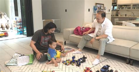 58세 신성우 16년 절친 김광규와 공동 육아…짠내 폭발 현장 아빠는 꽃중년