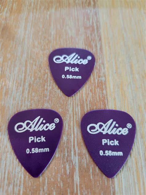 Plectrum Celluloid Electricacousticbassclassical Guitar Picks