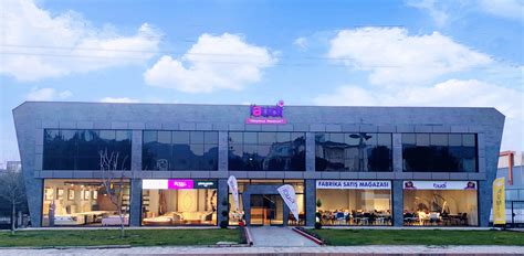 Expandable Design Round Dining Table Metal Legs Concrete Matt Pattern For 8 10 People 43 Cm