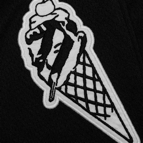 Dunkaroos Short Black Feature