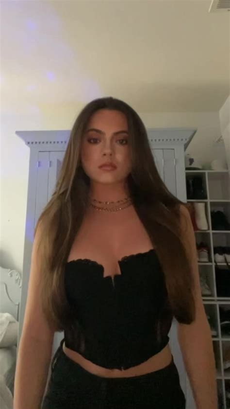 Ava Allan 12 26 2022 • Celebmafia