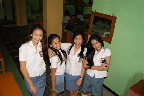 Cewek Smu Yang Suka Mencoba Hal Baru Wisbenbae