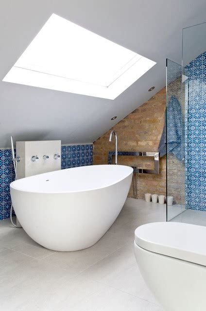 10 Lovely Loft Bathrooms Tucked Under A Sloping Roof Houzz Ie
