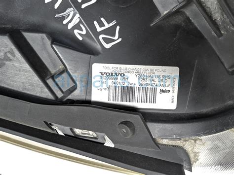 Sold 2012 Volvo S60 Passenger Headlight Lamp 31383071