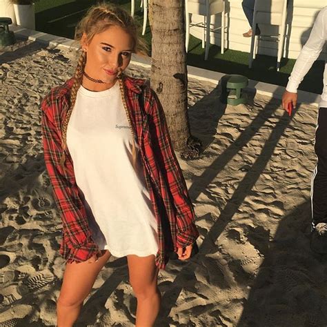 Emily Huff Women Spring Looks Outfits