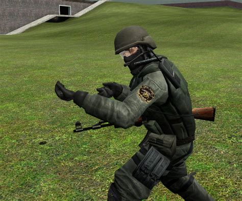 Guys When I Use CSS Weapon It Appears On My Waist How Can I Fix This