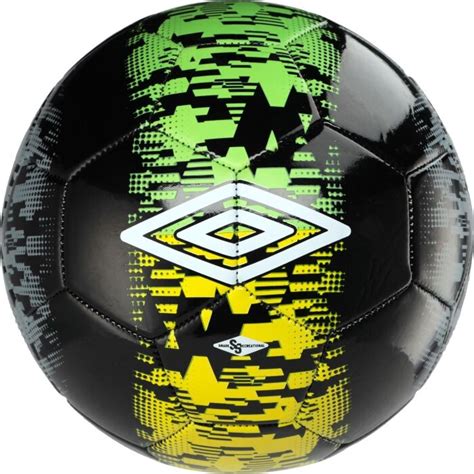Umbro FORMATION - Fotbalový míč | SPORTISIMO.CZ