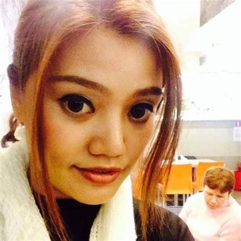 Thitiporn Photiluck Iambubblebee • Threads Say More