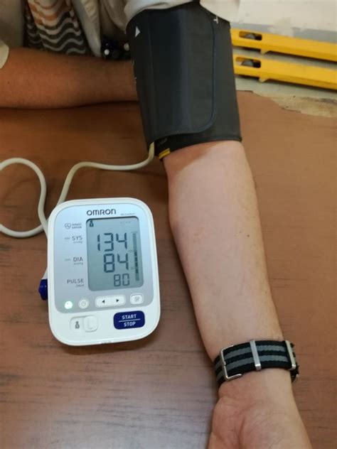 Omron Tensiometru Electronic Timisoara • Olx Ro