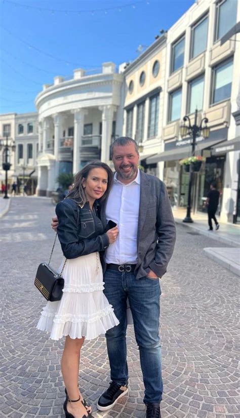 Млада красавица открадна мъжа на Николина Ангелкова язък за тунинга на бившата министърка