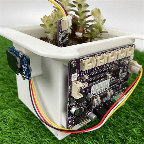 3d Printed Self Watering Pot Featuring Maker Soil Moisture Sensor