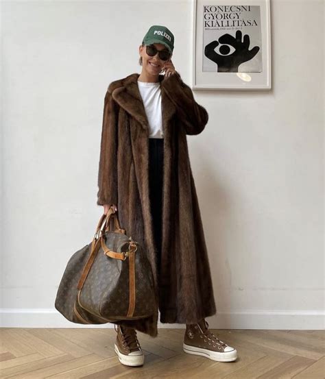 엄마가 입던 빈티지 퍼 코트 요즘식으로 입기 더블유 코리아 W Korea Fall Outfits Cute Winter Outfits Winter Fashion