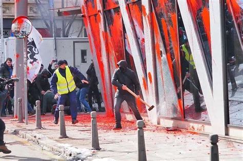 Прокуратурата поиска 4 имунитета на депутати от Възраждане заради вандализма извършен върху