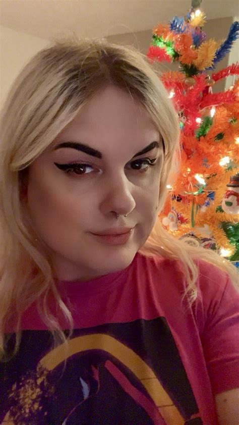Hi Reddit 🤶🏻 R Transadorable