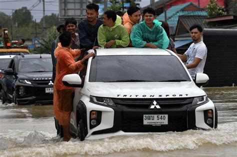 နှစ် ၅၀ အတွင်း အဆိုးဆုံး ထိုင်းတောင်ပိုင်း ရေကြီးမှု၌ လူ ၆ ဦး သေဆုံးကာ