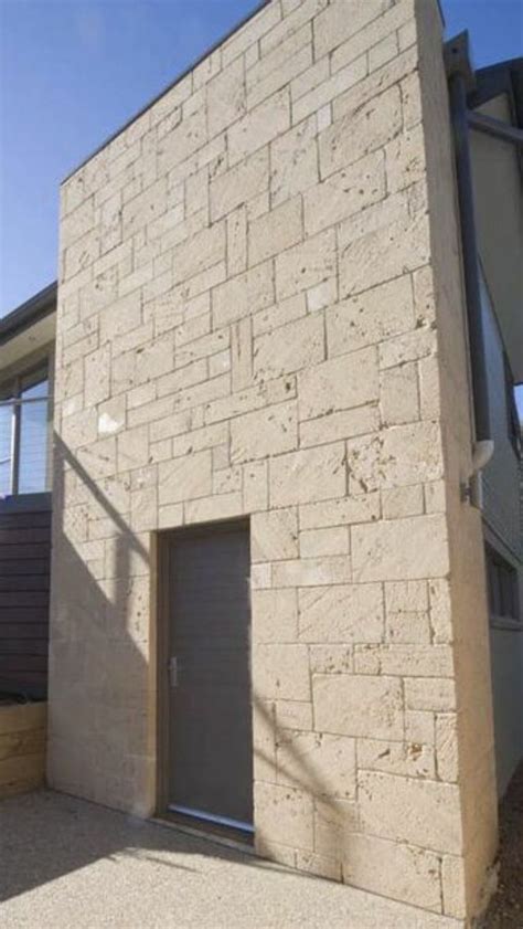Eye Catching Limestone Feature Wall Mix Length Pattern Limestone