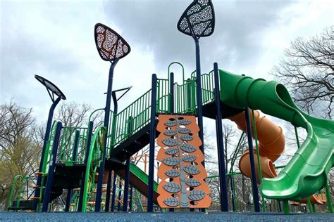 The Best Fox Valley Parks For Spring Rubber Ground