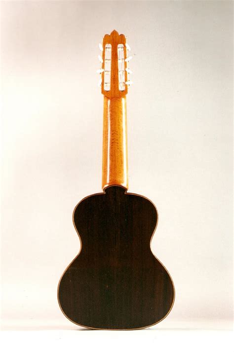 Guitarras custom construídas por Rodolfo Cucculelli, Luthier: Requinto ...