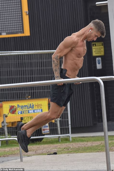 Big Brother Vip Josh Carroll Reveals Heartbreaking Reason Why He Avoids Social Situations